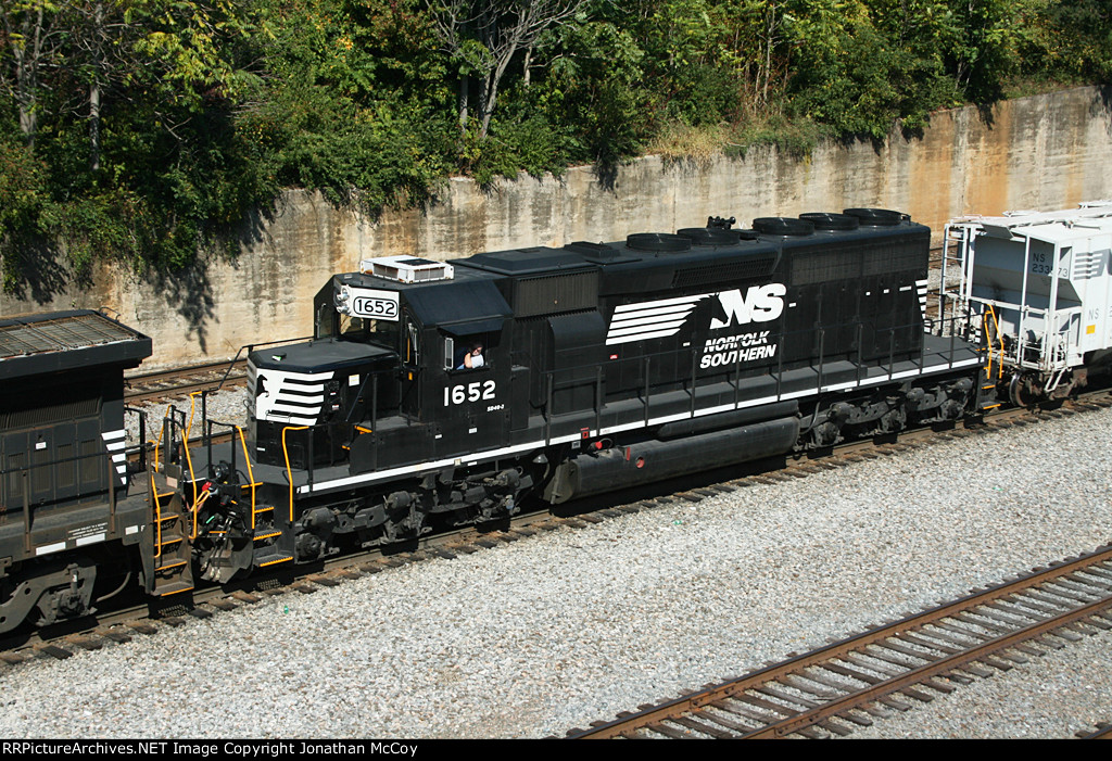 NS 1652